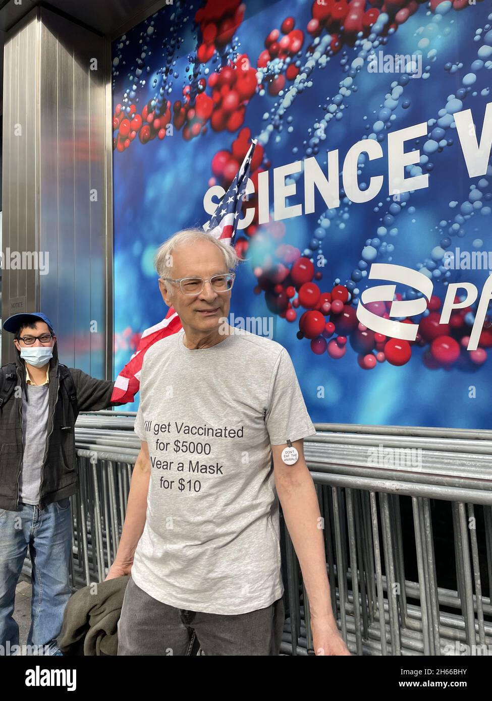 New York, NY, USA. 13th Nov, 2021. Bernhard Goetz at the Essential To ...