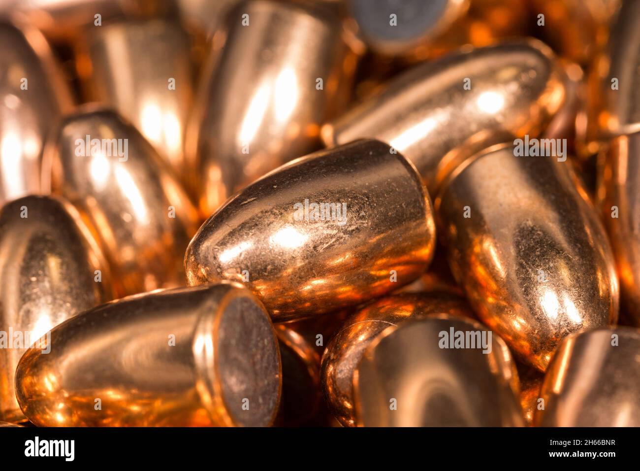 Copper full metal jacket bullet hi-res stock photography and images - Alamy