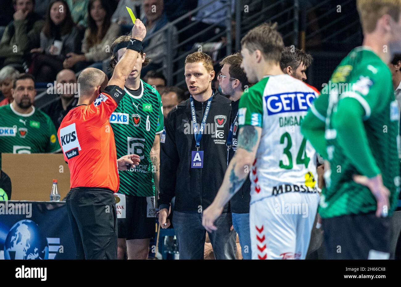 Handball referees hi-res stock photography and images - Alamy