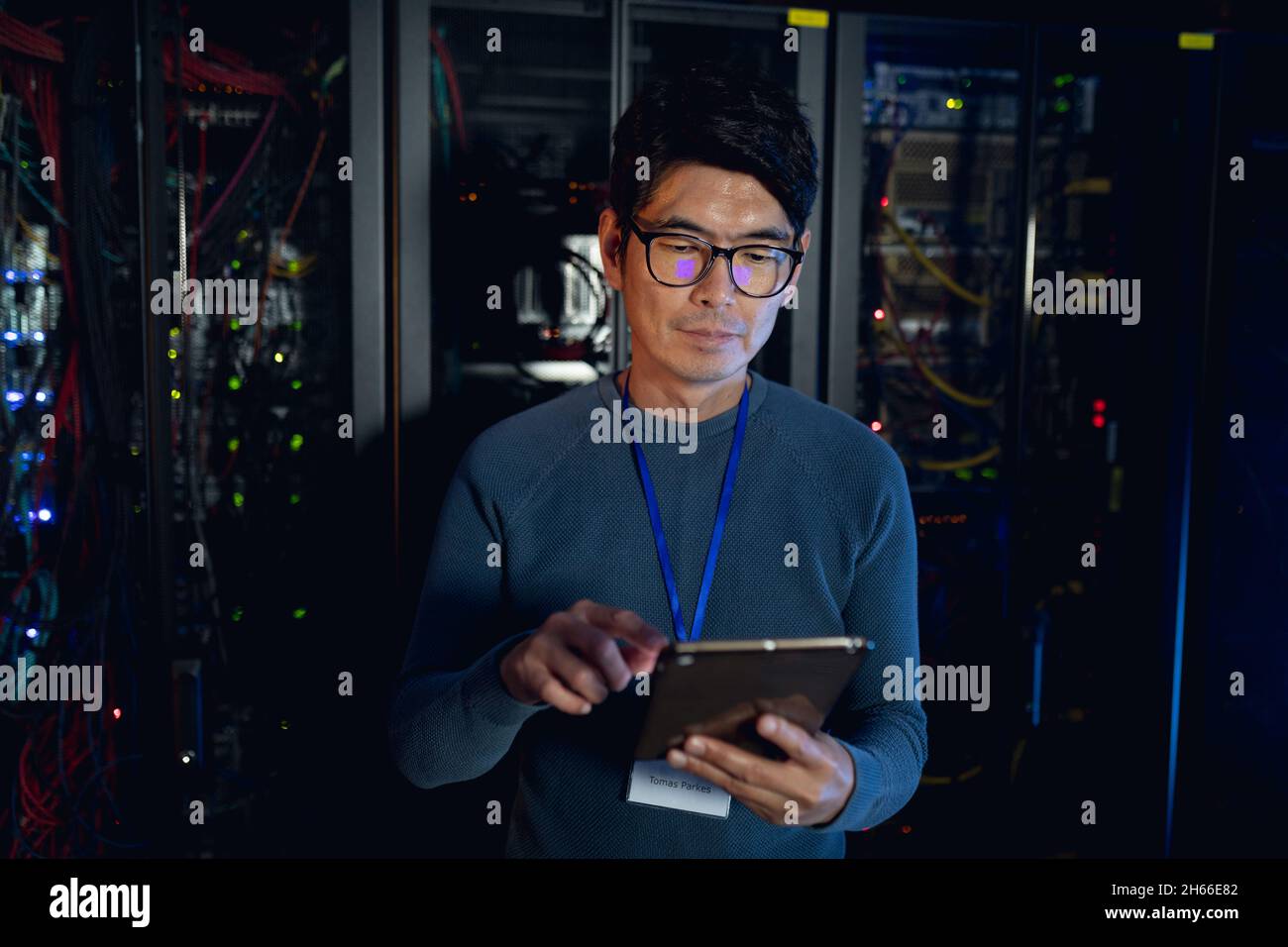 Computer server digital global technology hi-res stock photography and ...