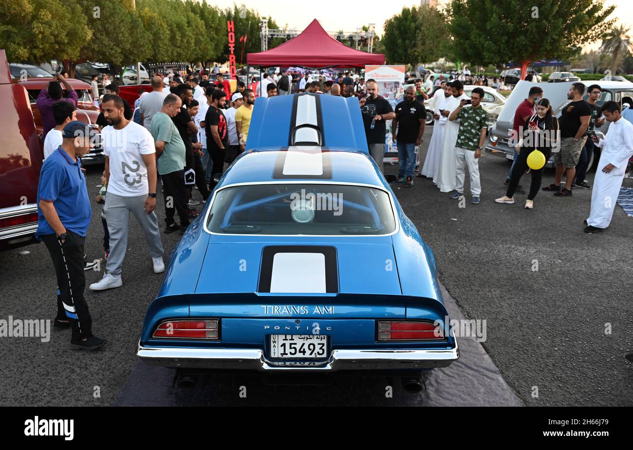 Kuwait City, Kuwait. 13th Nov, 2021. People visit a classic car show in ...