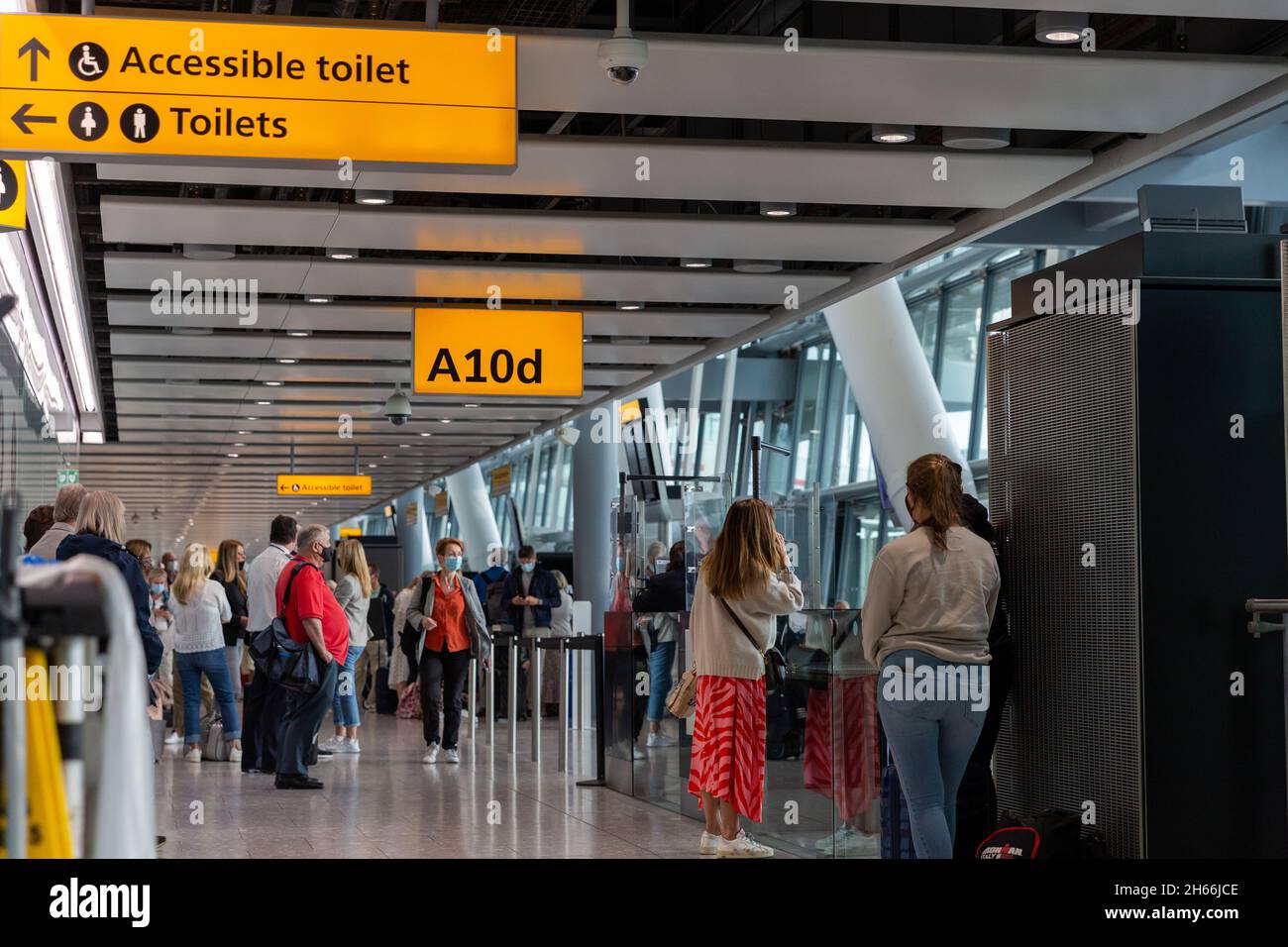 British Airways gate at London Heathrow Airport Stock Photo - Alamy