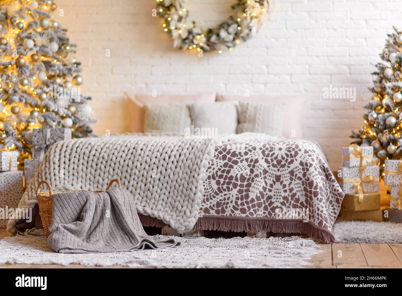 Holdiay table hi-res stock photography and images - Alamy