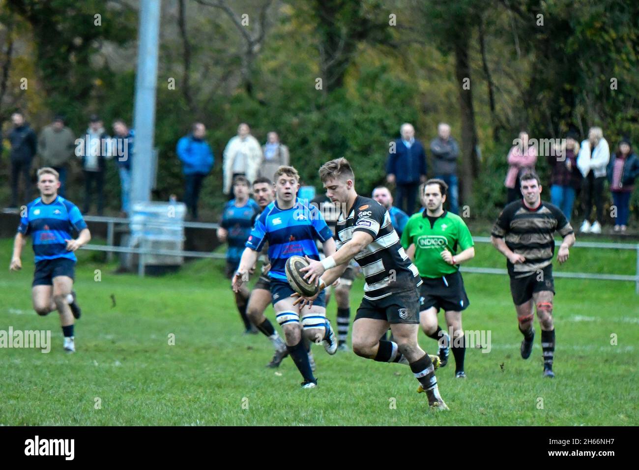 Semi professional rugby player hi-res stock photography and images - Alamy