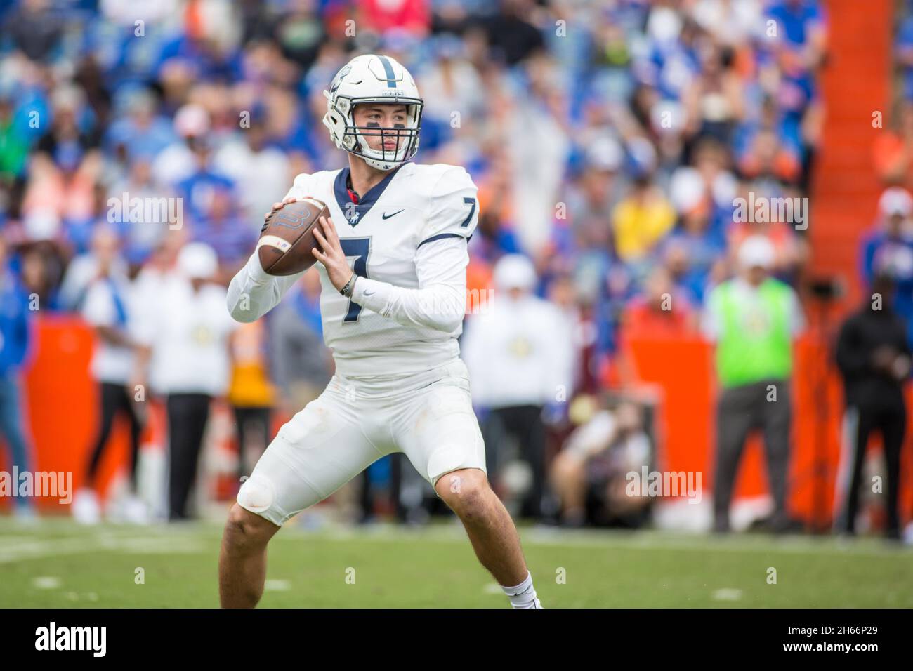 November 13, 2021: Samford Bulldogs quarterback Liam Welch (7) throws ...