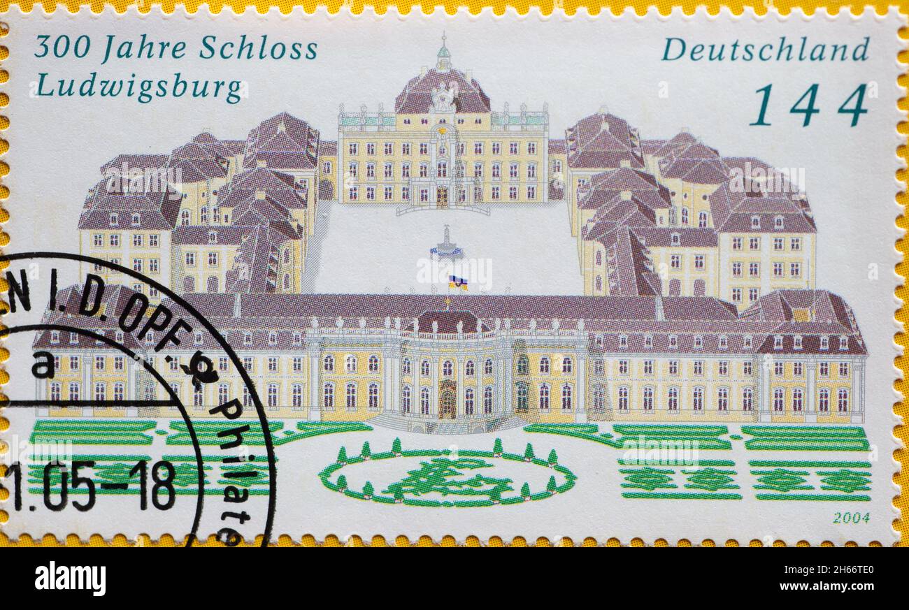 Symmetrical garden hi-res stock photography and images - Alamy