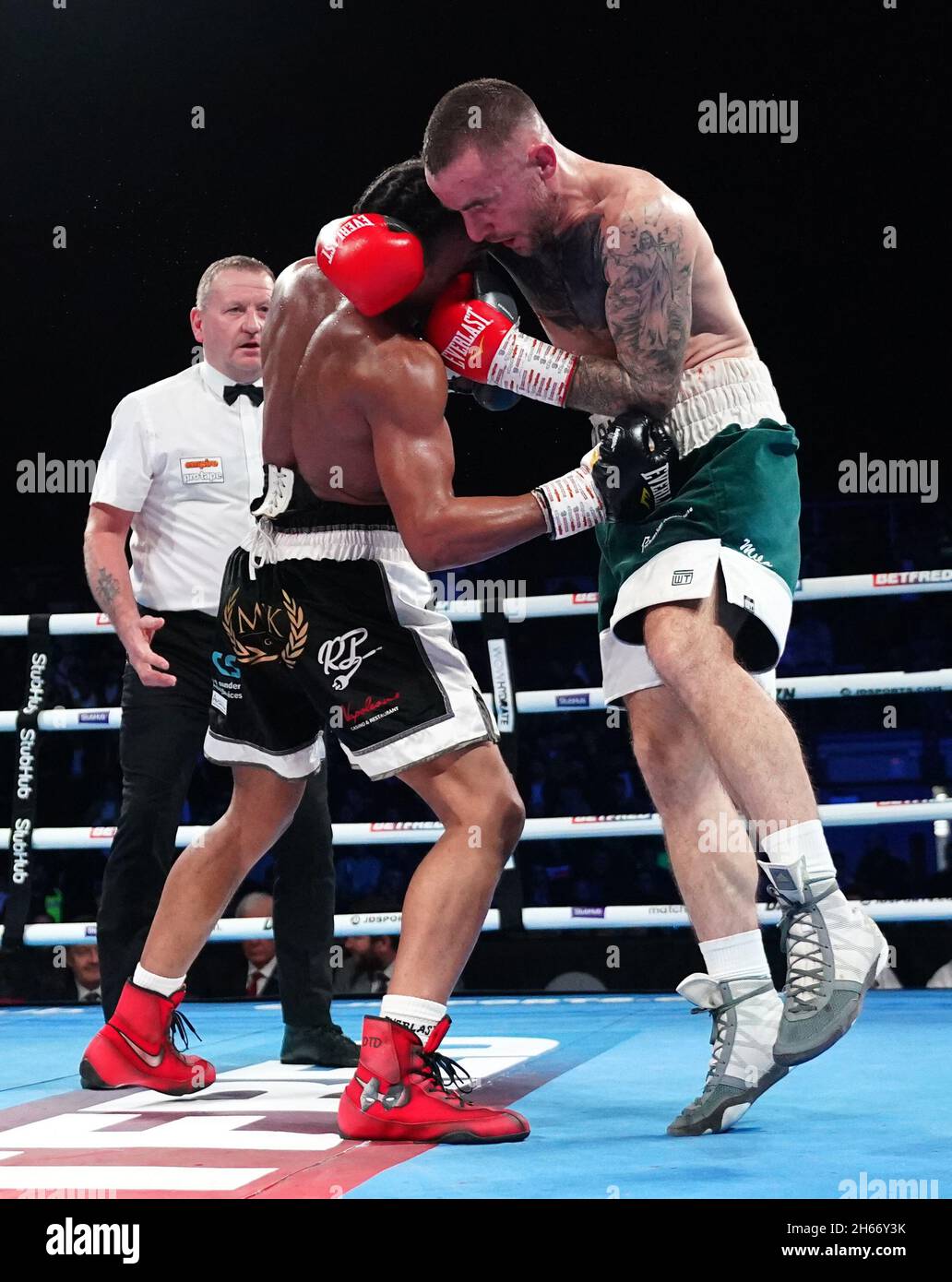Donte Dixon (left) and Jordan McCorry in the lightweight bout at ...