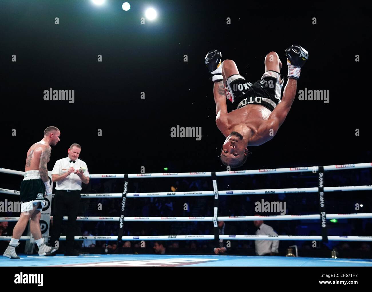 Donte Dixon celebrates victory against Jordan McCorry in the ...