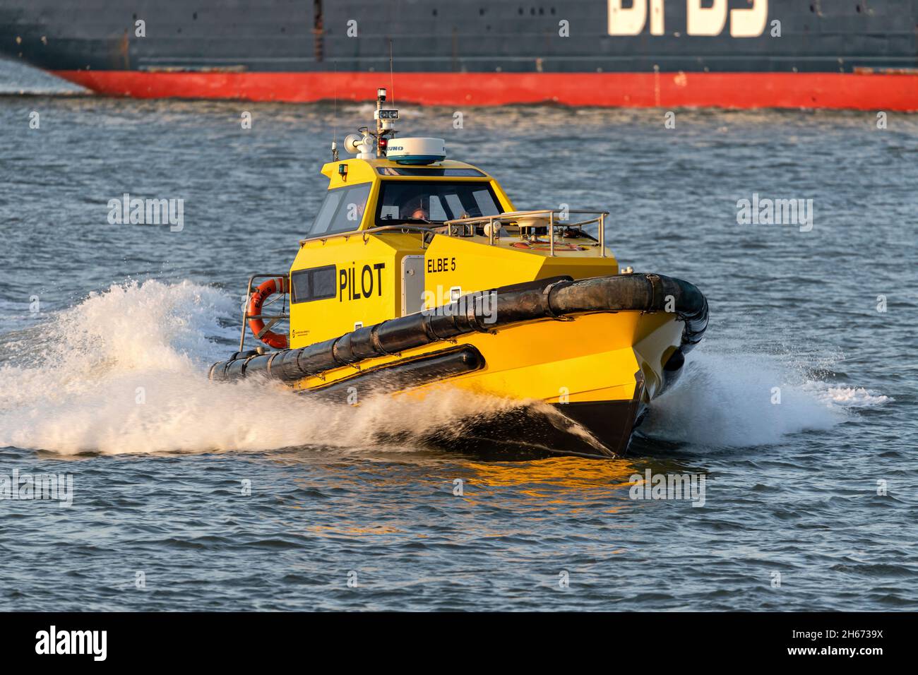 pilot tender ELBE 5 on the river Elbe Stock Photo - Alamy