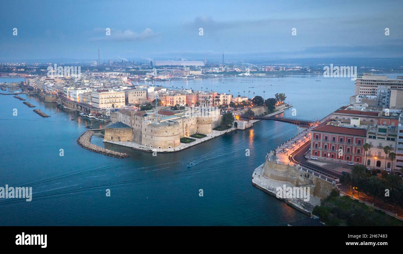 Taranto city hi-res stock photography and images - Alamy