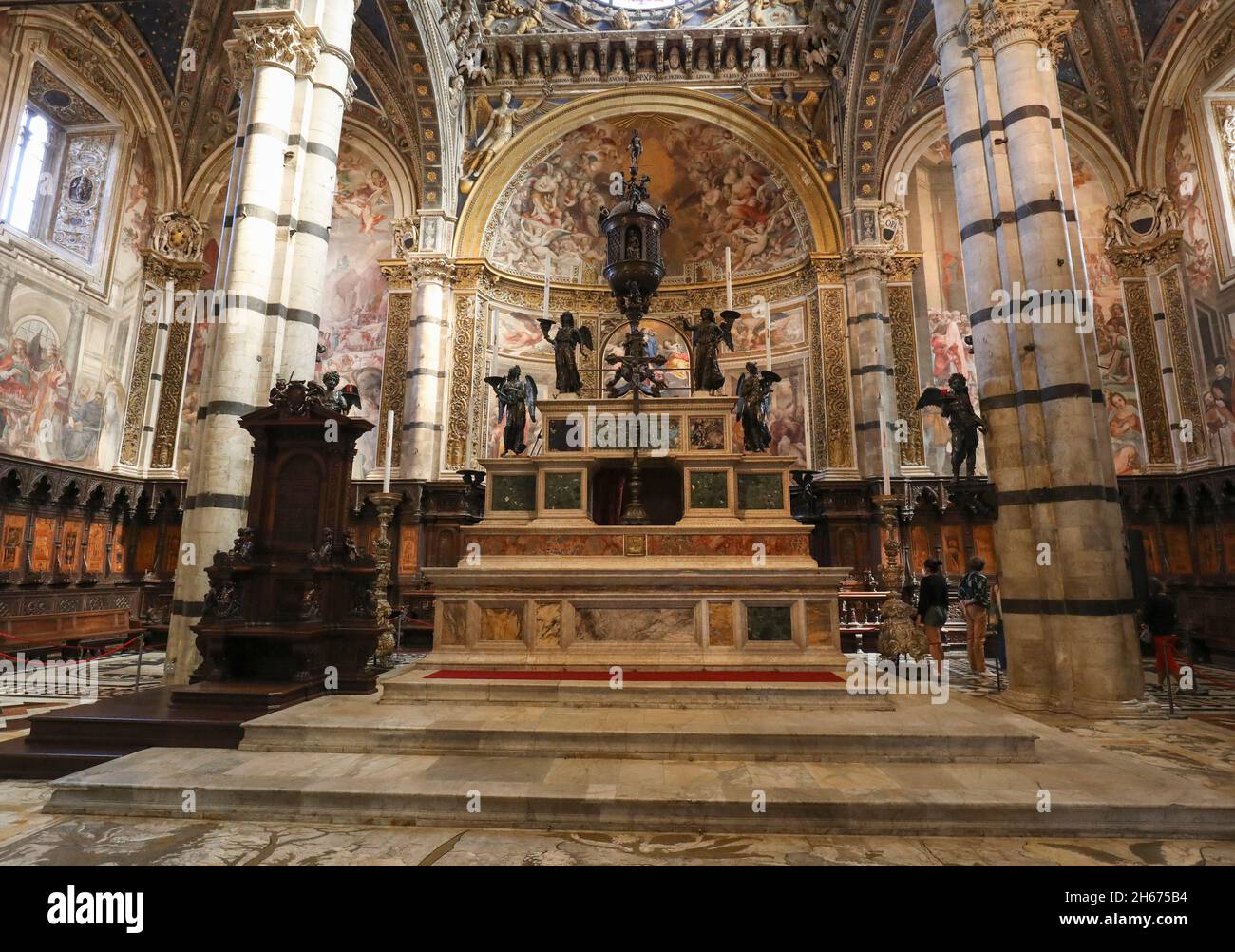 Siena duomo altar hi-res stock photography and images - Alamy