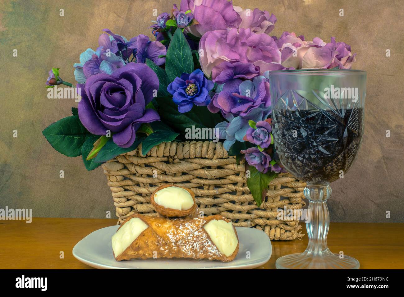 Two canolis hi-res stock photography and images - Alamy