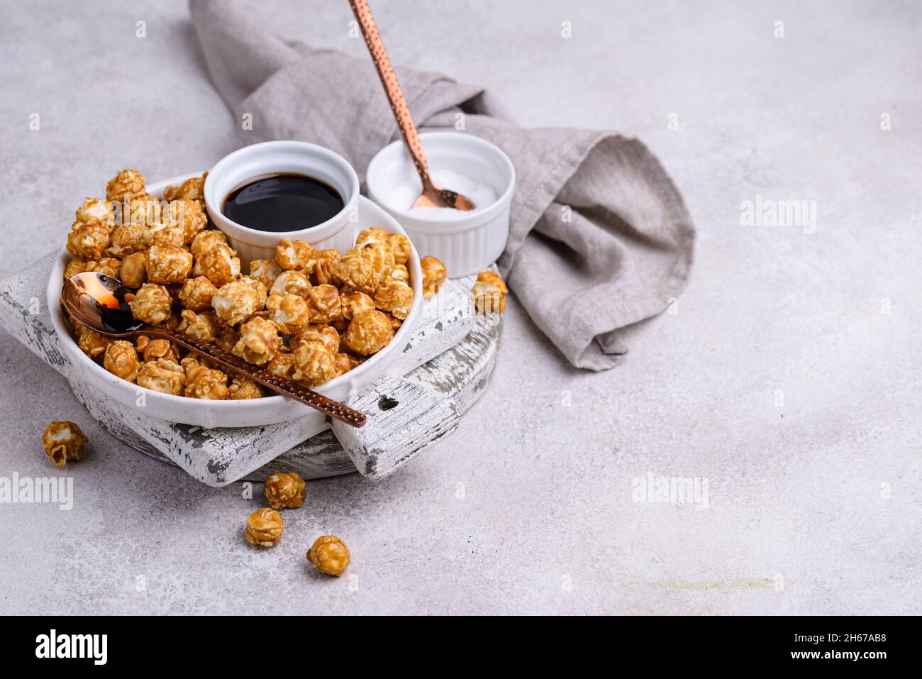 Salted caramel popcorn in bowl Stock Photo - Alamy