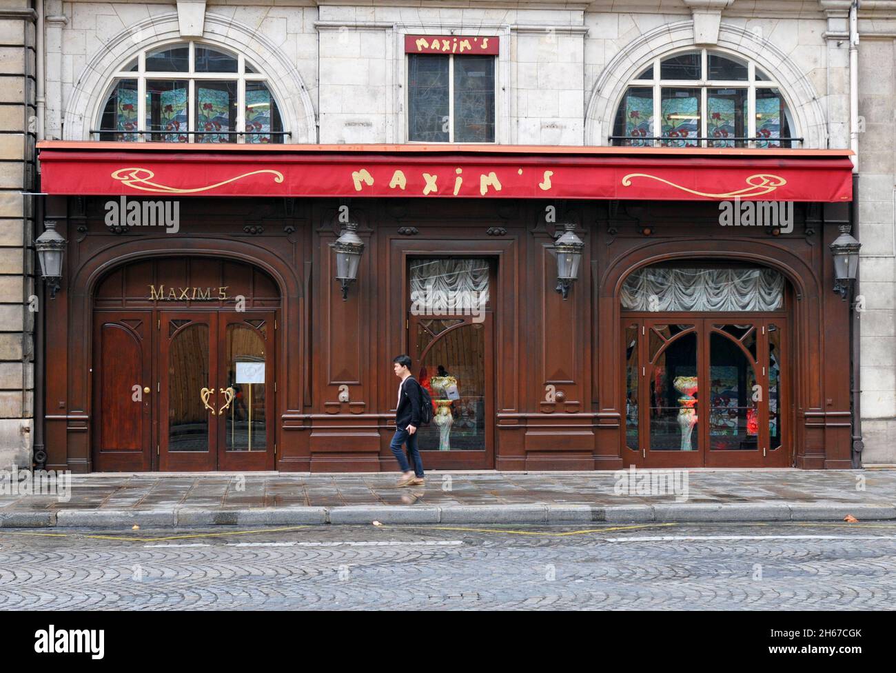 Maxim’s de paris front hi-res stock photography and images - Alamy