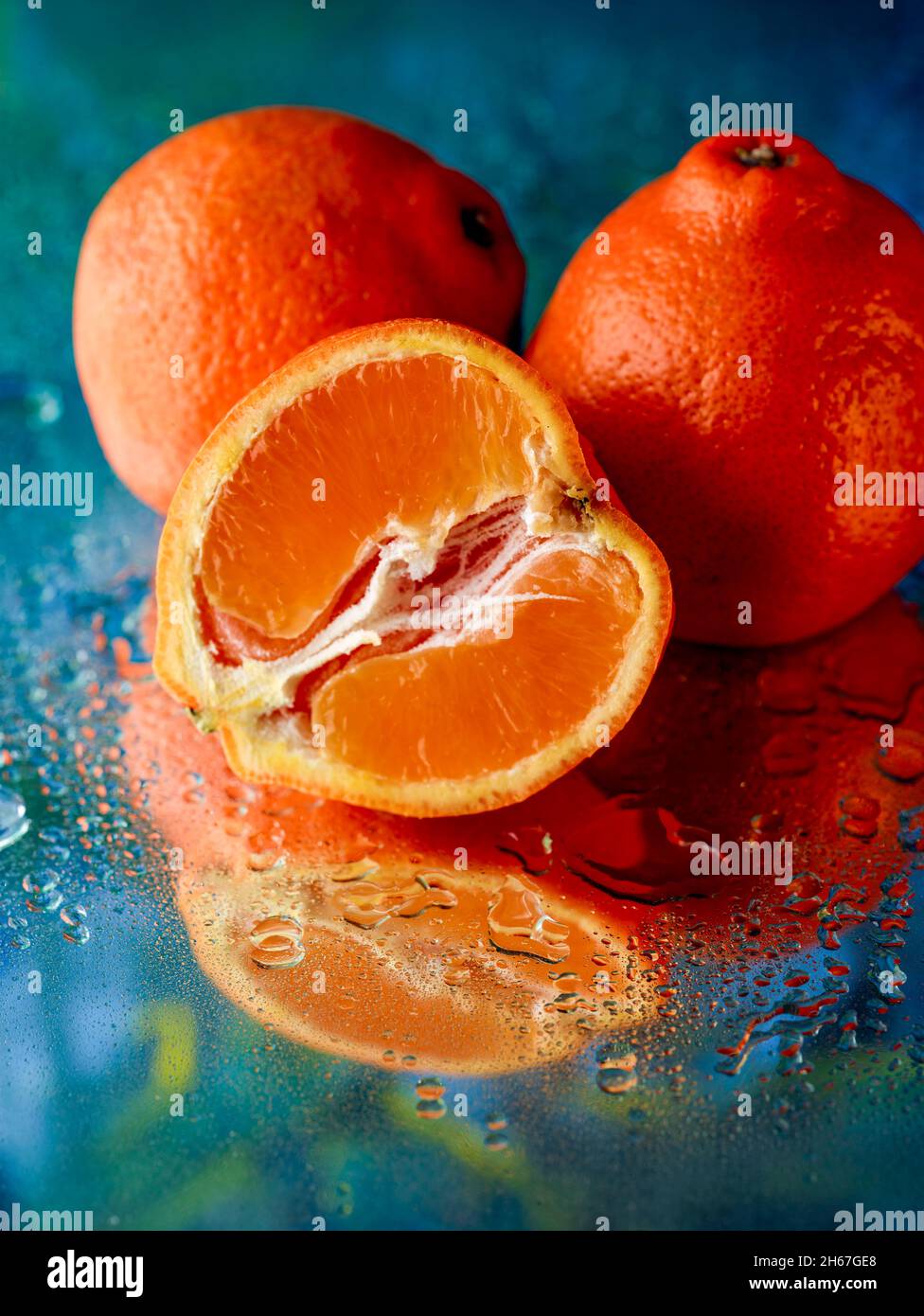 Super juicy Mineola (Grapefruit / Tangerine} natural fruit still-life ...