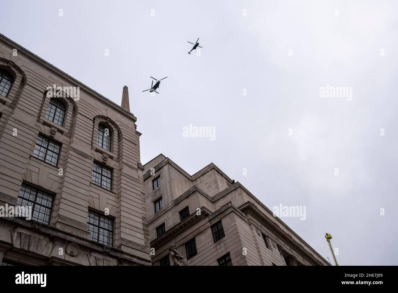 RAF Puma and Chinook helicopter flypast at the Lord Mayor's Show ...