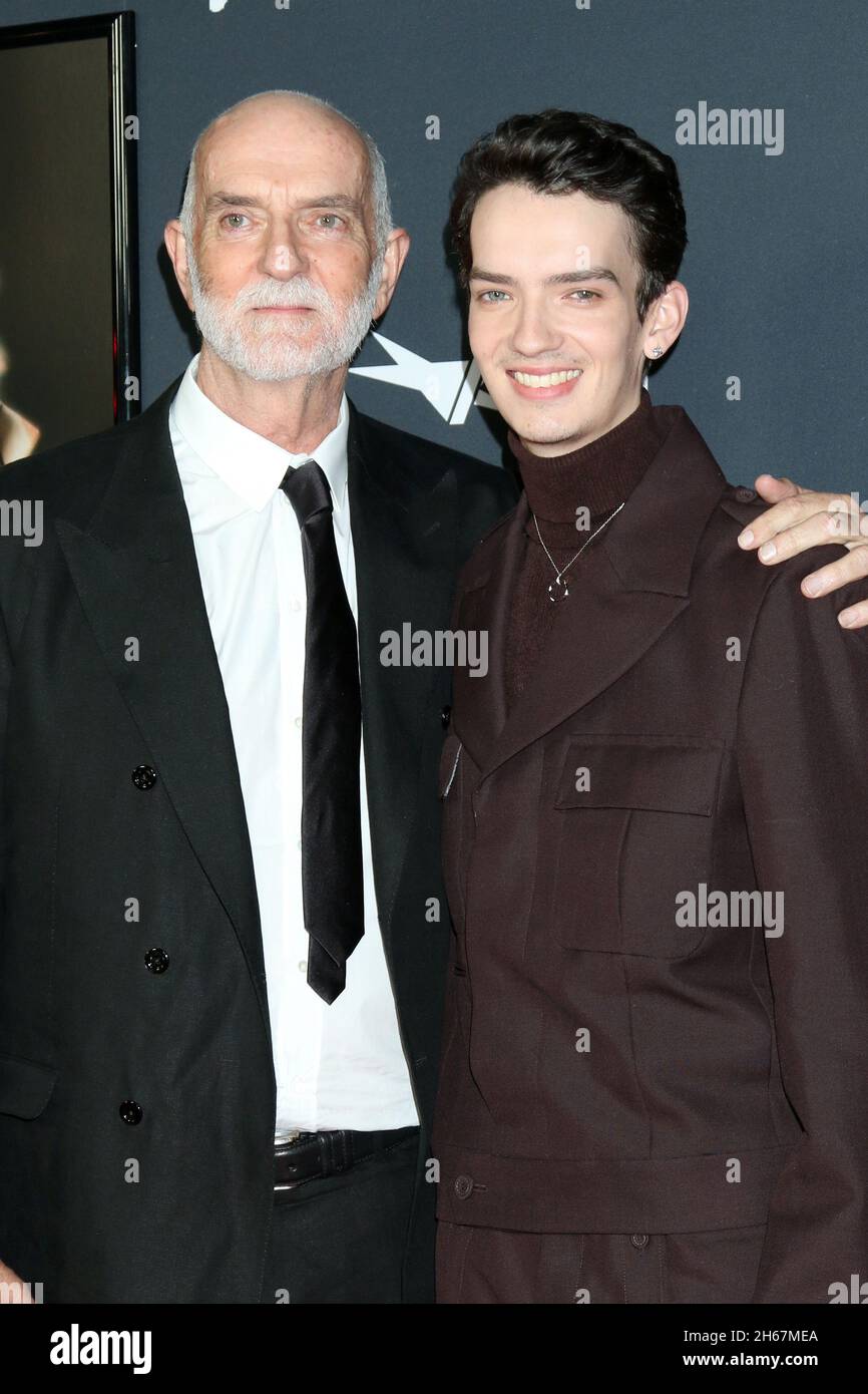 Los Angeles, USA. 11th Nov, 2021. Andy McPhee, Kodi Smit-McPhee at the ...