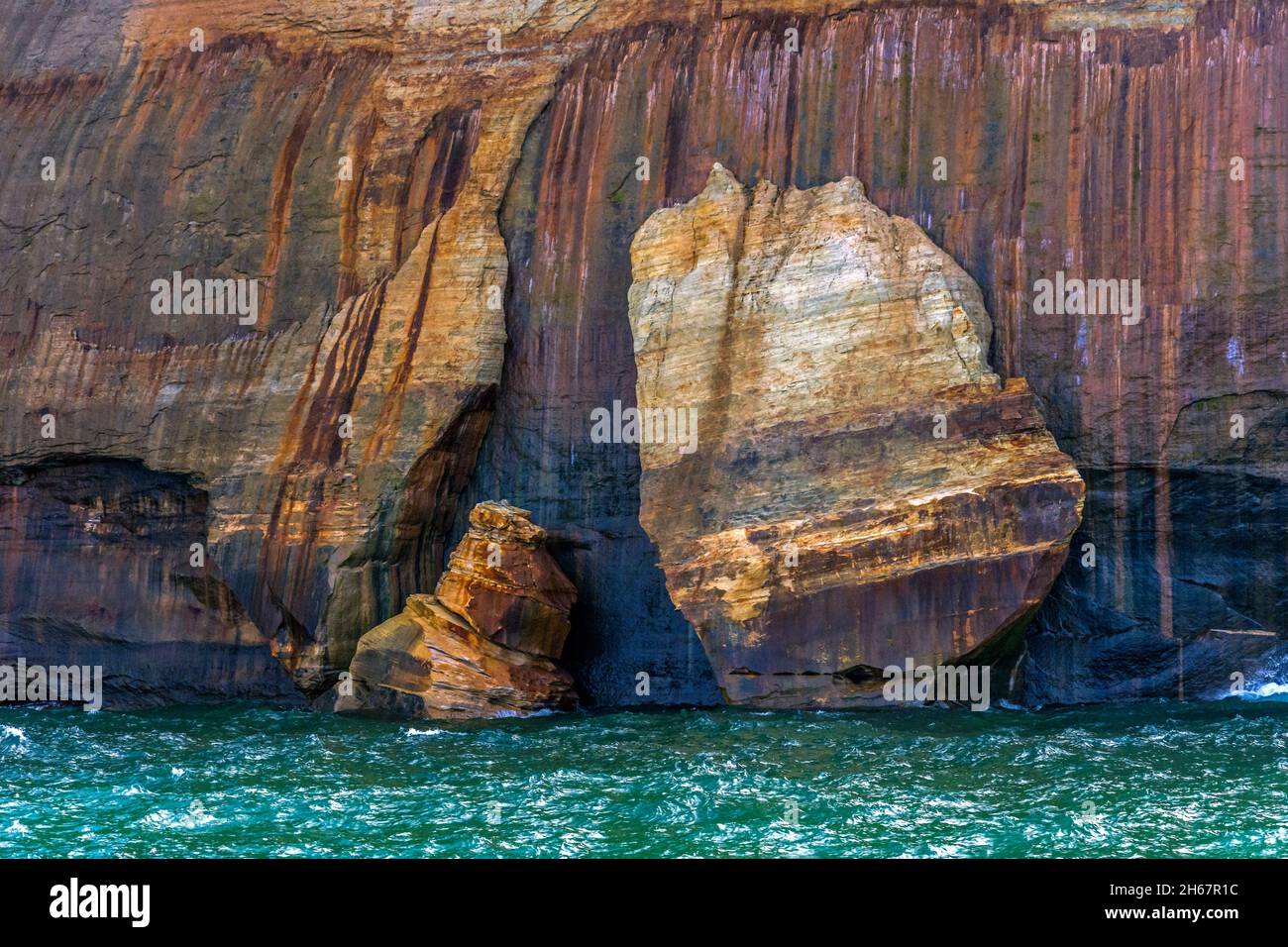 Picture rock boat cruise hi-res stock photography and images - Alamy