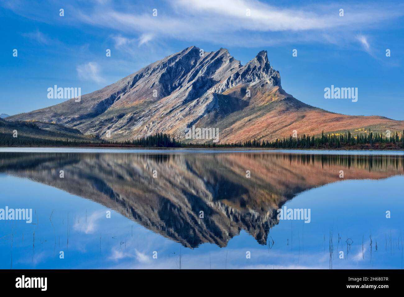 Midde fork of the koyukuk river region hi-res stock photography and ...