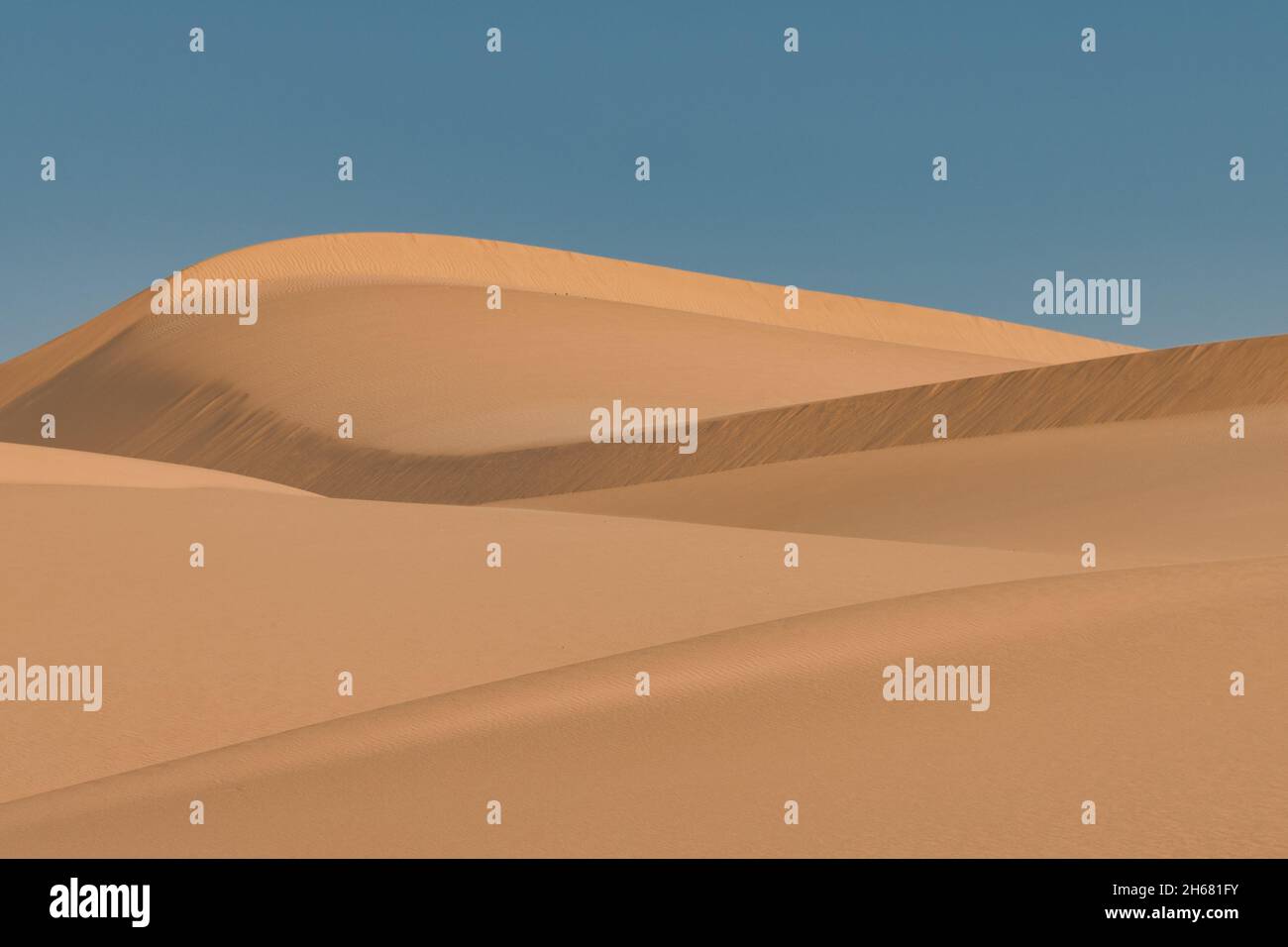 Imperial Sand dunes in Yuma Desert Stock Photo - Alamy