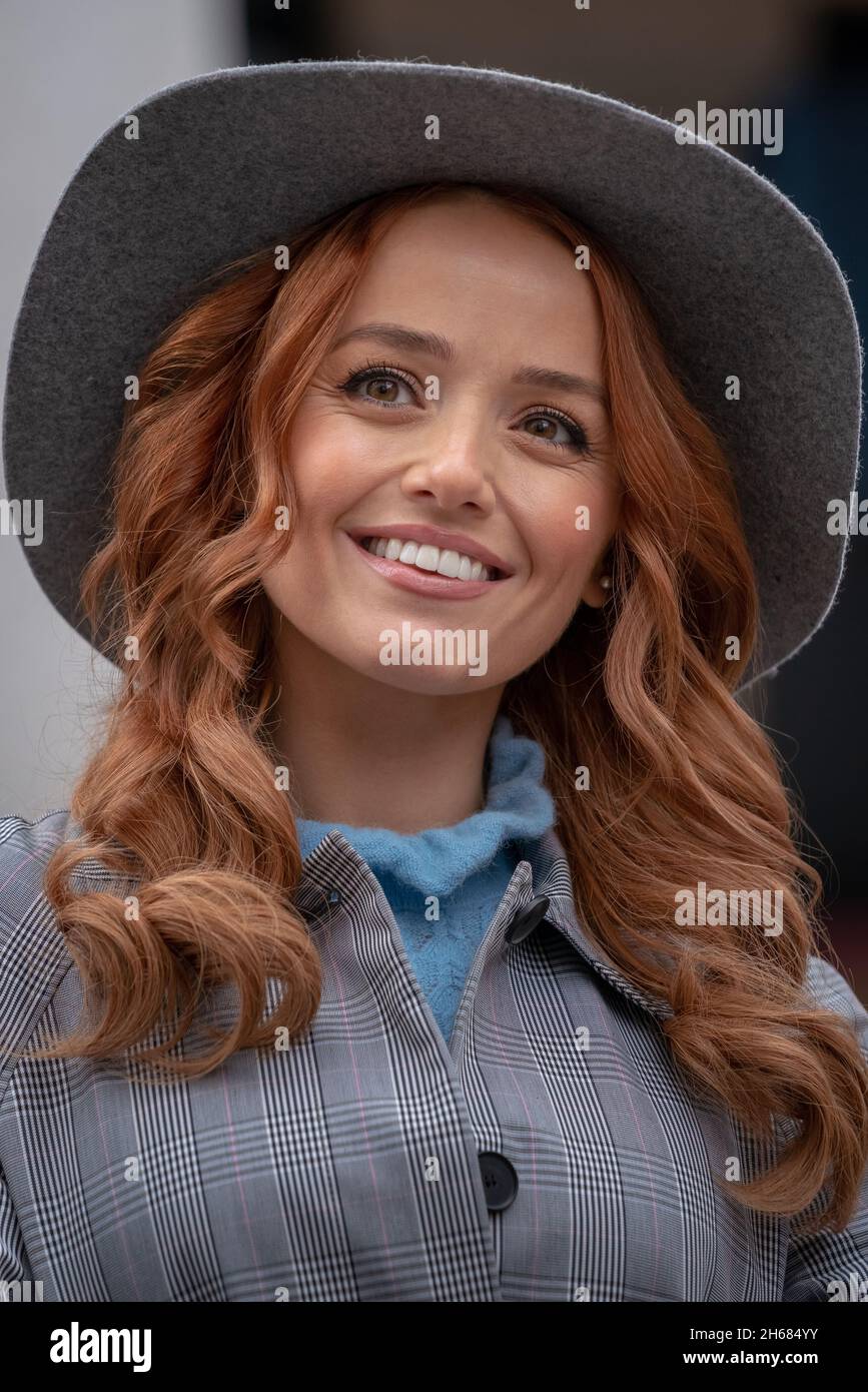 Stephanie mckeon frozen hi-res stock photography and images - Alamy