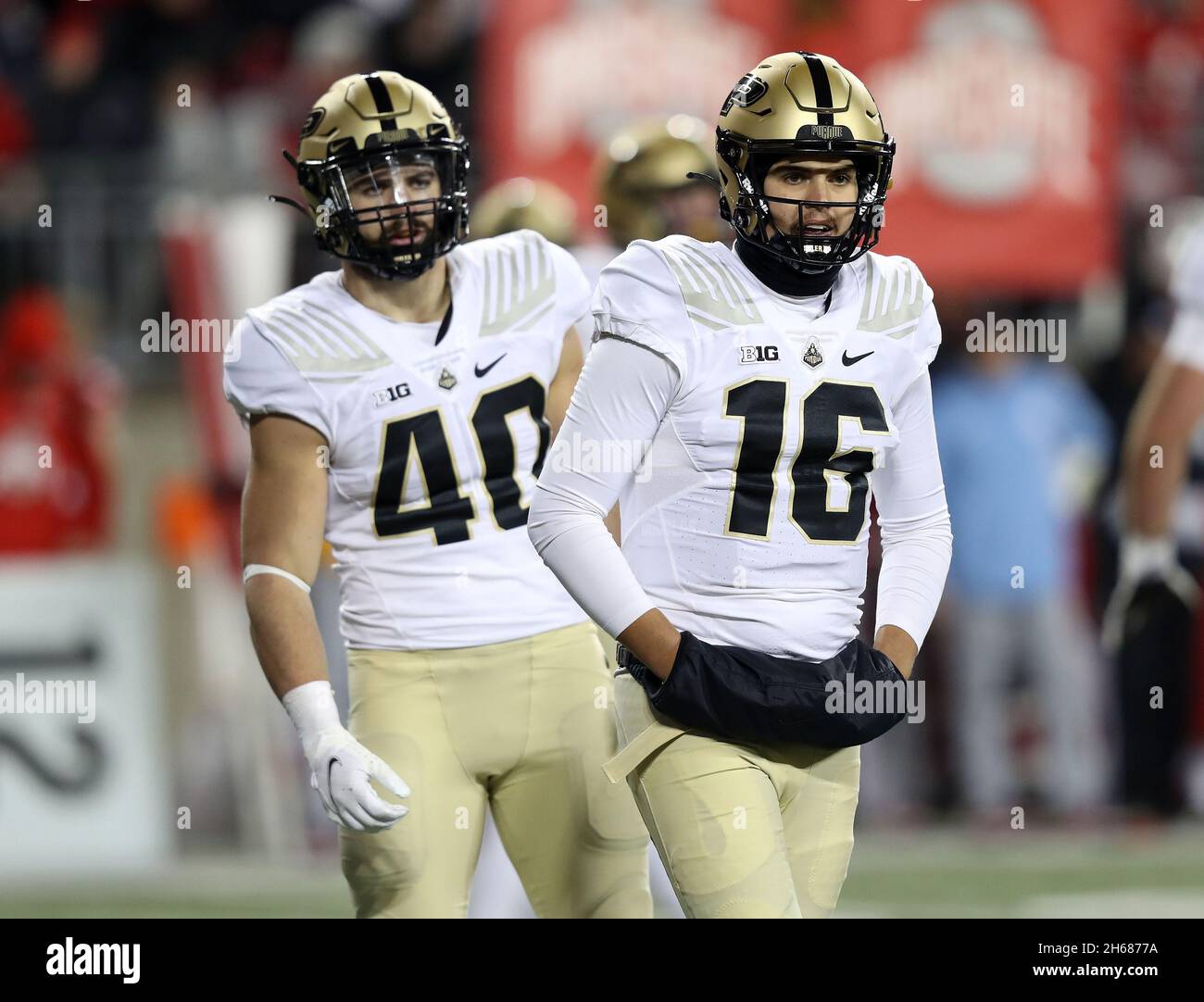 Quarterback call hi-res stock photography and images - Alamy