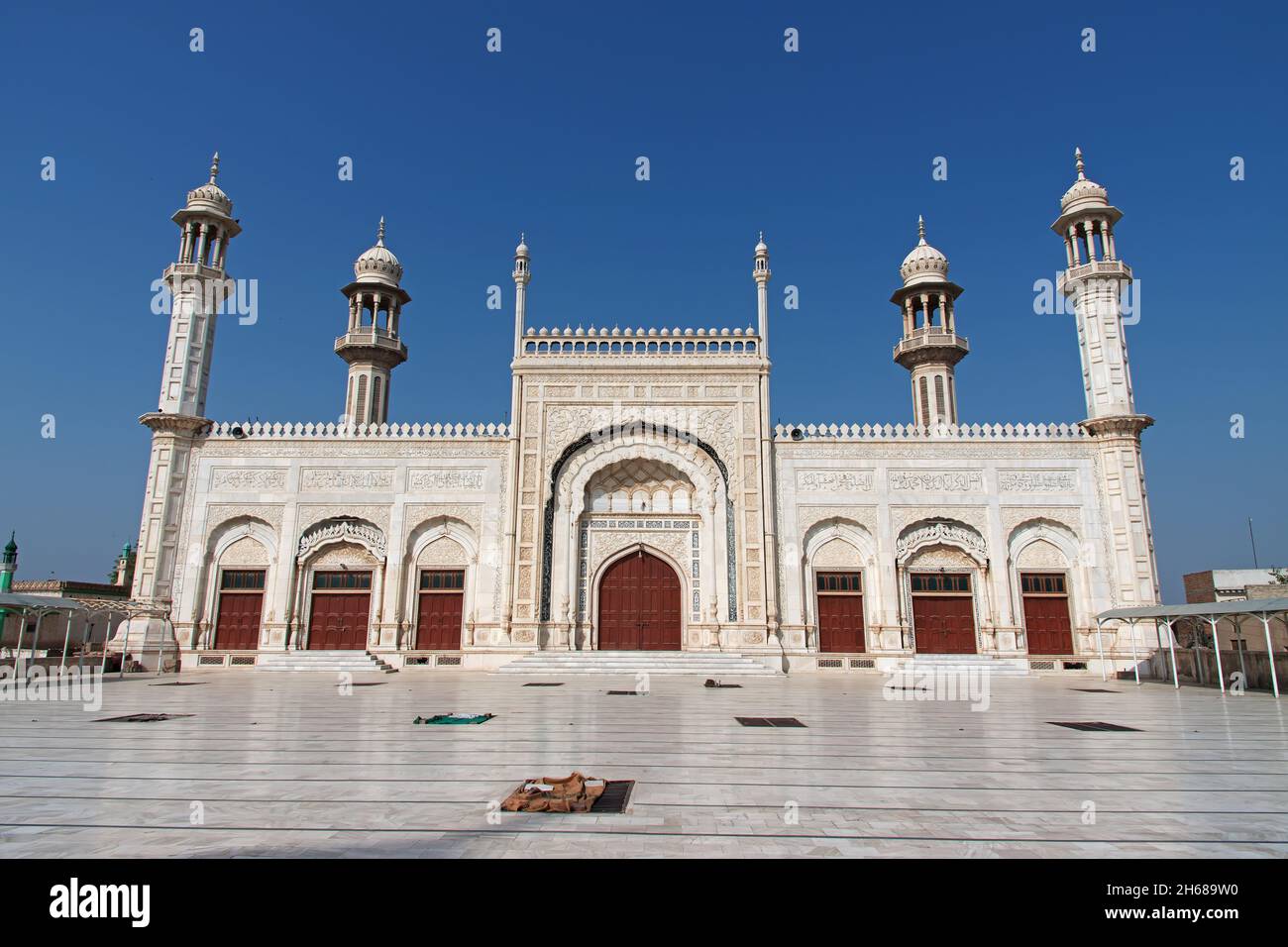 Al-Sadiq Mosque in Bahawalpur, Punjab province, Pakistan Stock Photo ...