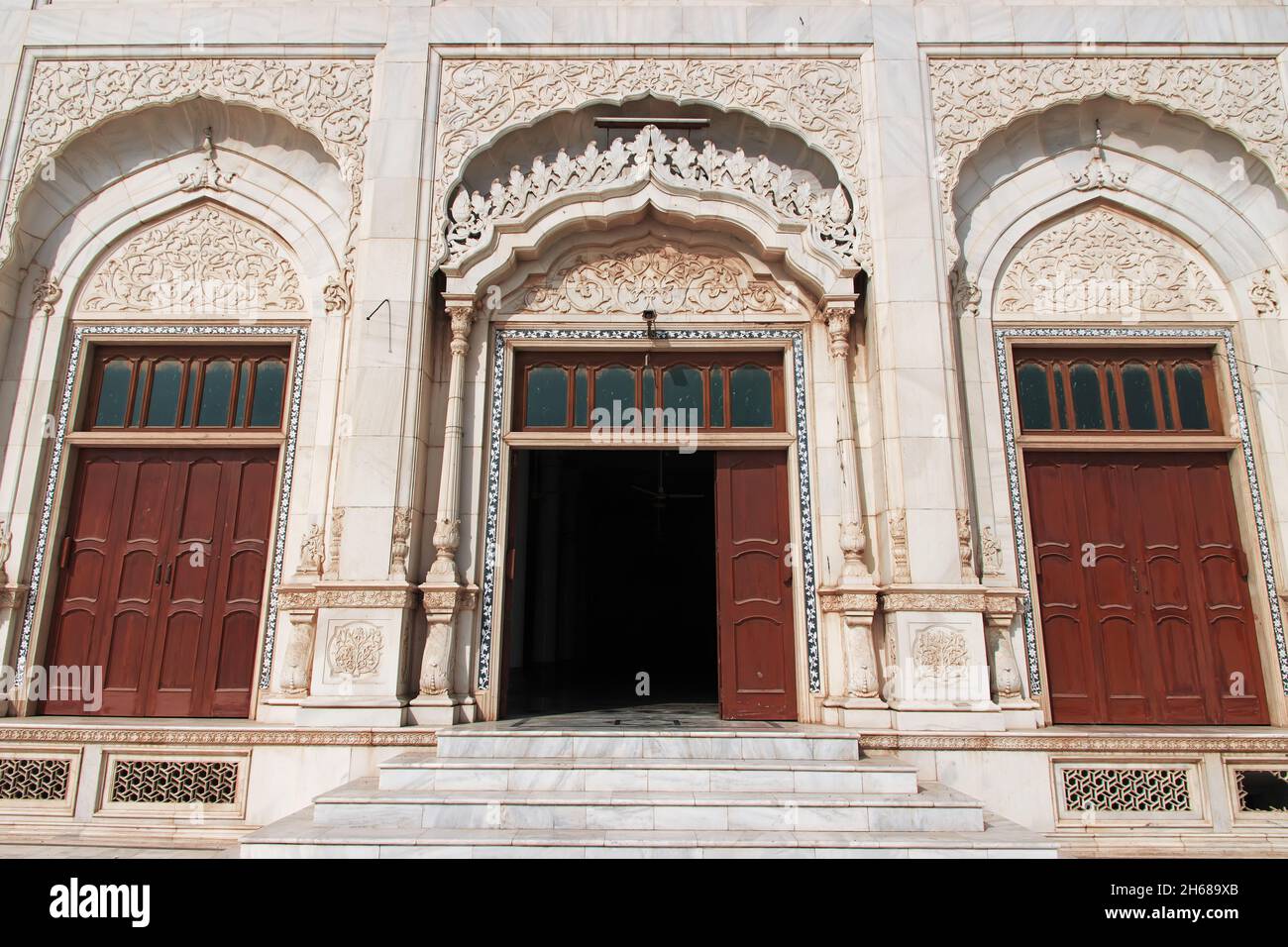 Al-Sadiq Mosque in Bahawalpur, Punjab province, Pakistan Stock Photo ...