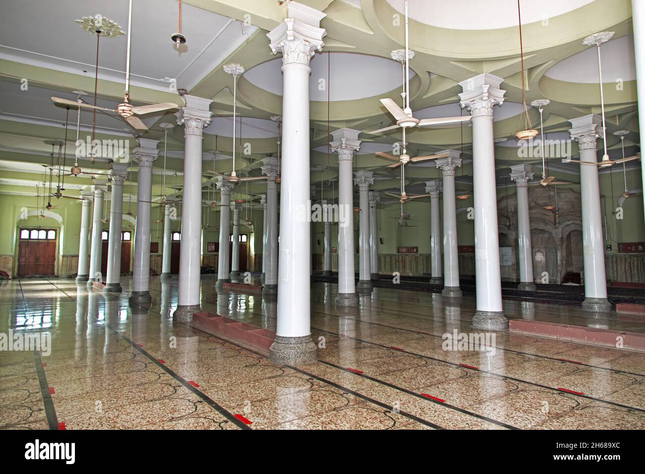 Al-Sadiq Mosque in Bahawalpur, Punjab province, Pakistan Stock Photo ...