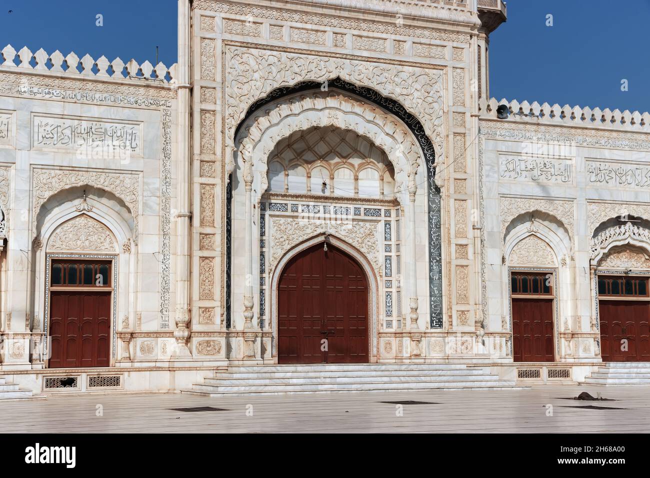 Al-Sadiq Mosque in Bahawalpur, Punjab province, Pakistan Stock Photo ...