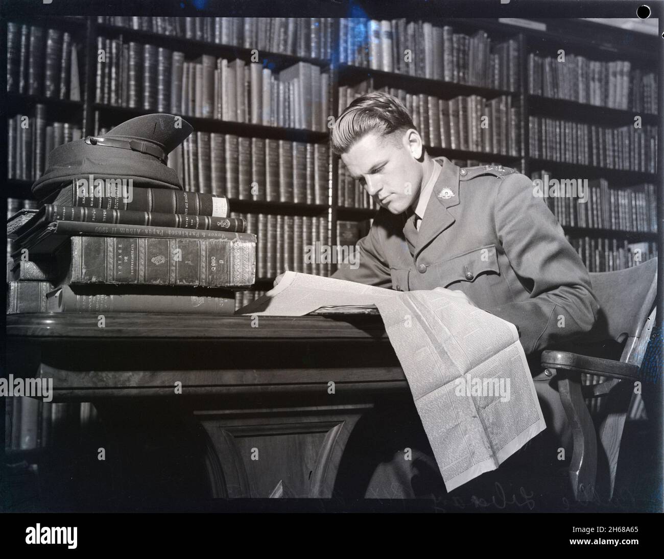 Animal magazines hi-res stock photography and images - Alamy