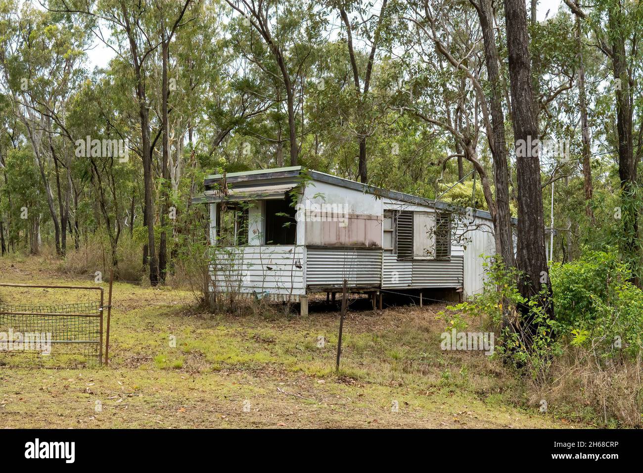 Small home in the country australia hi-res stock photography and images ...
