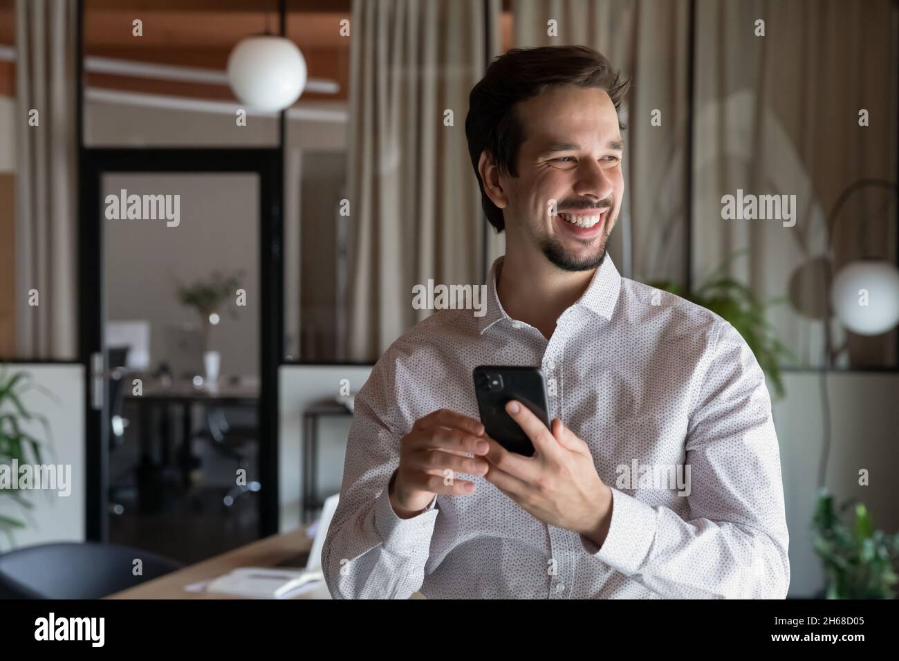 App visualizing hi-res stock photography and images - Alamy