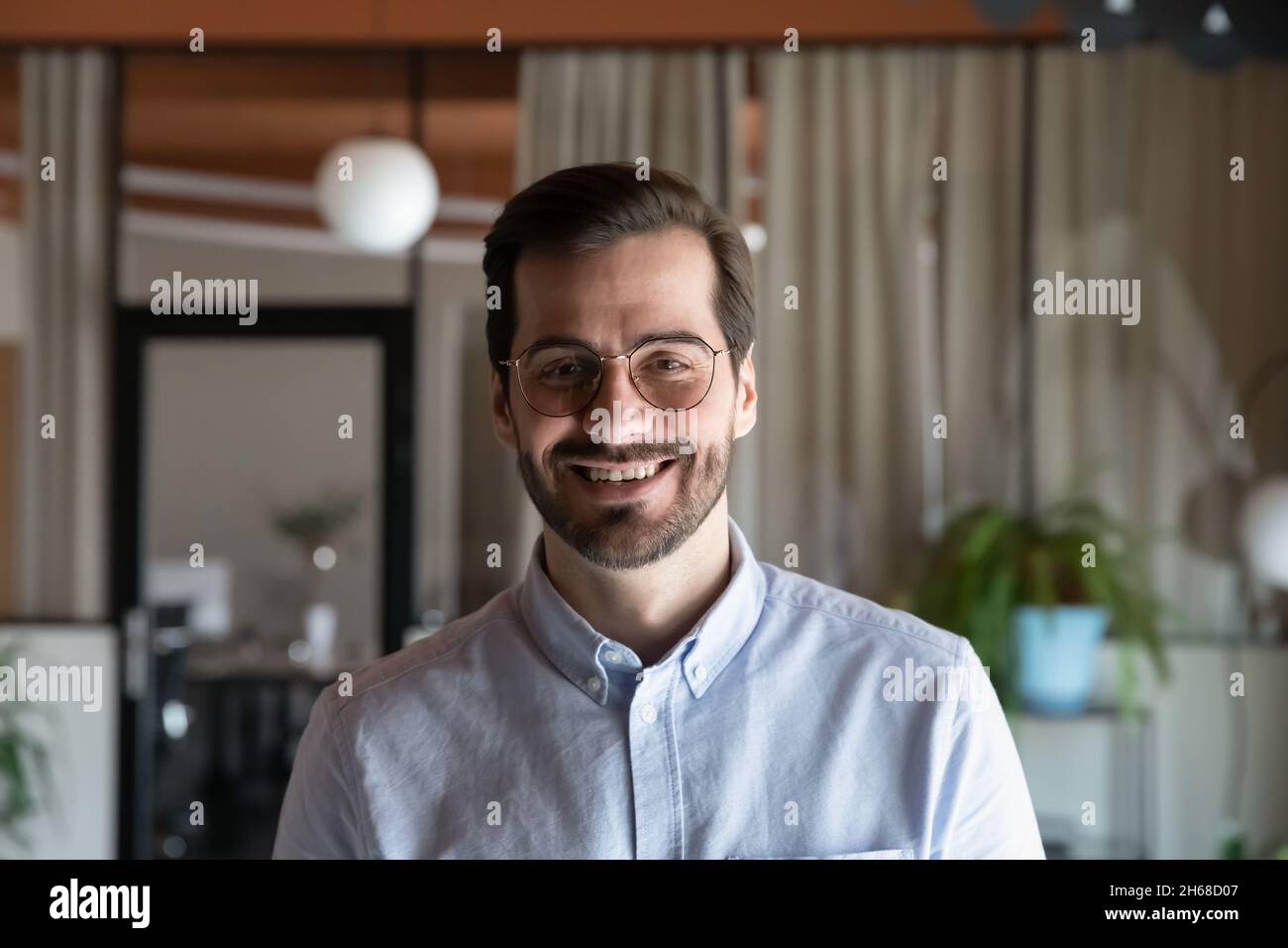 Young ceo hi-res stock photography and images - Alamy