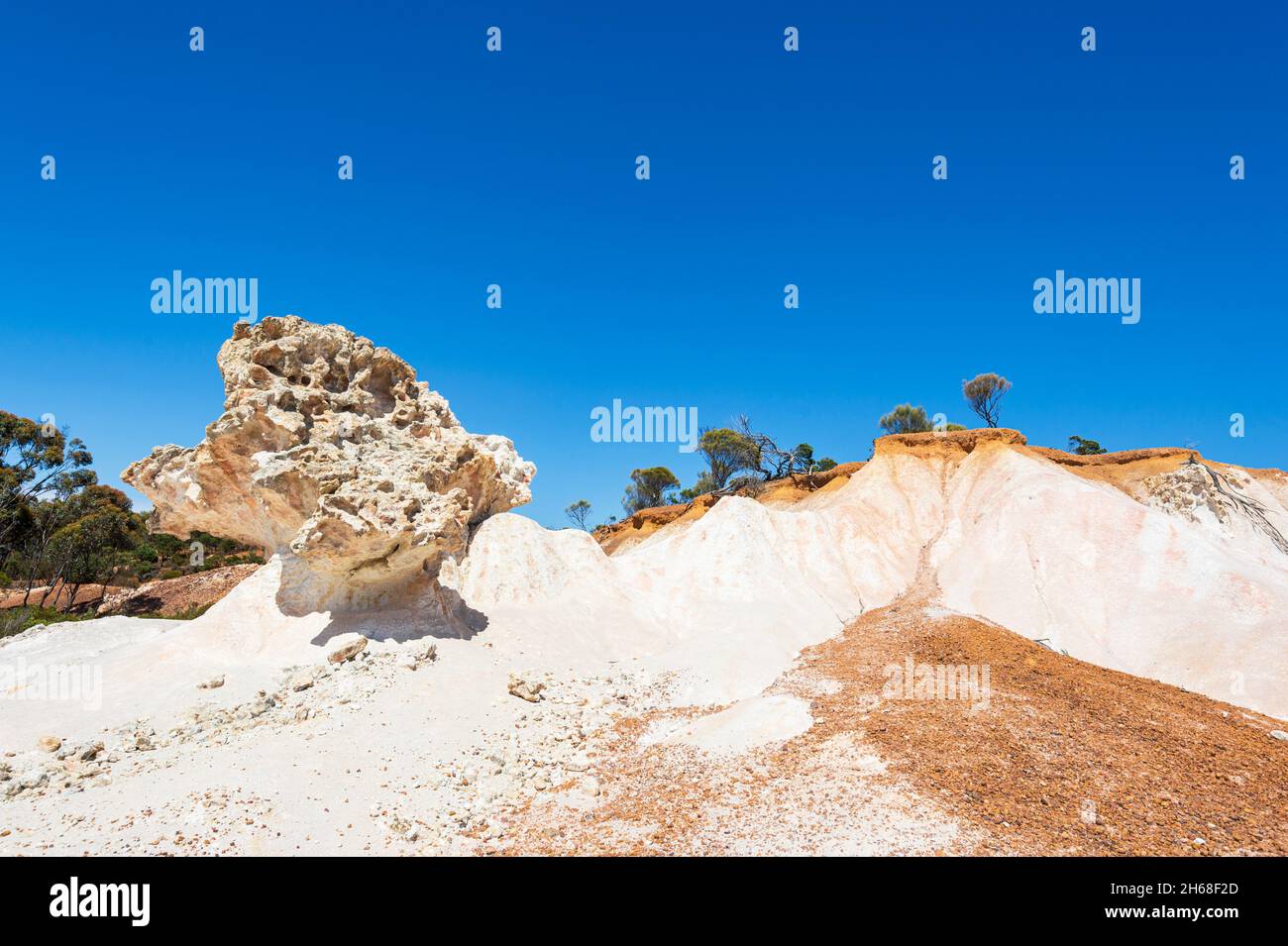 Amazing eroded landform at Buckley’s Breakaway, Kulin Shire, Western ...