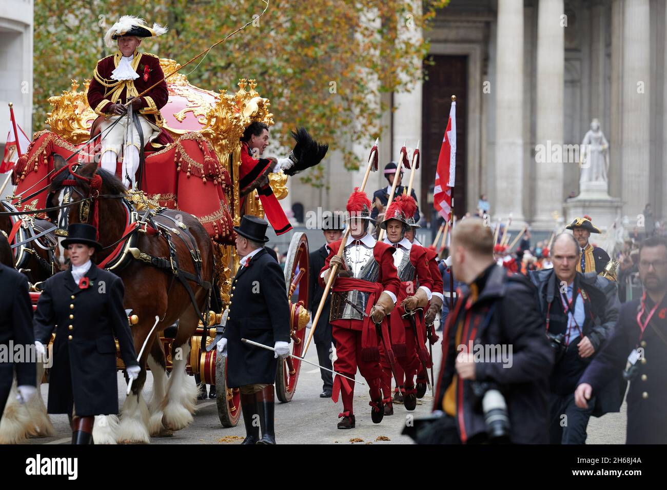 The 693rd lord mayor of the city of london hi-res stock photography and ...
