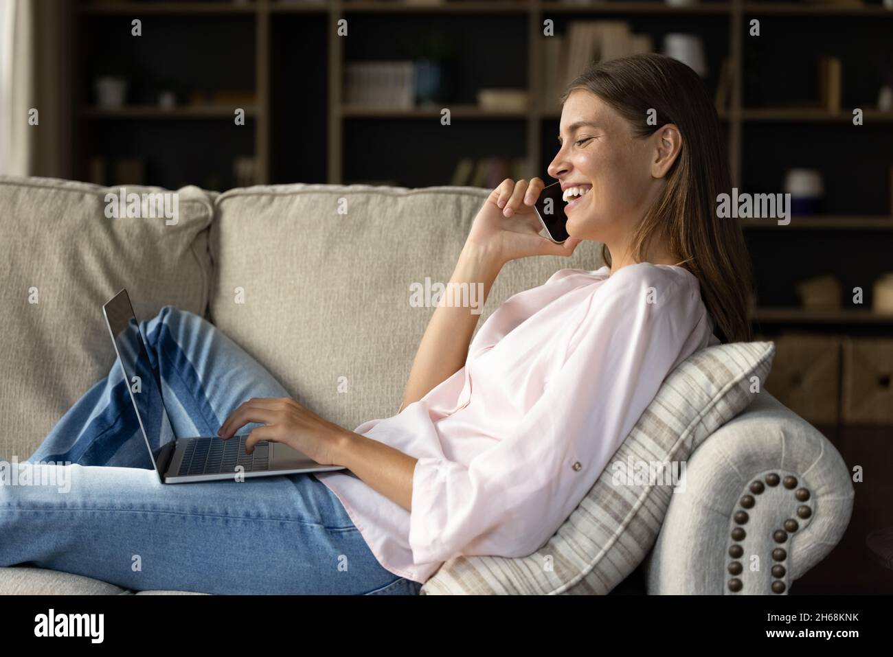 Multitasking check hi-res stock photography and images - Alamy