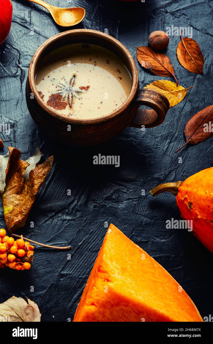 Autumn latte hi-res stock photography and images - Alamy
