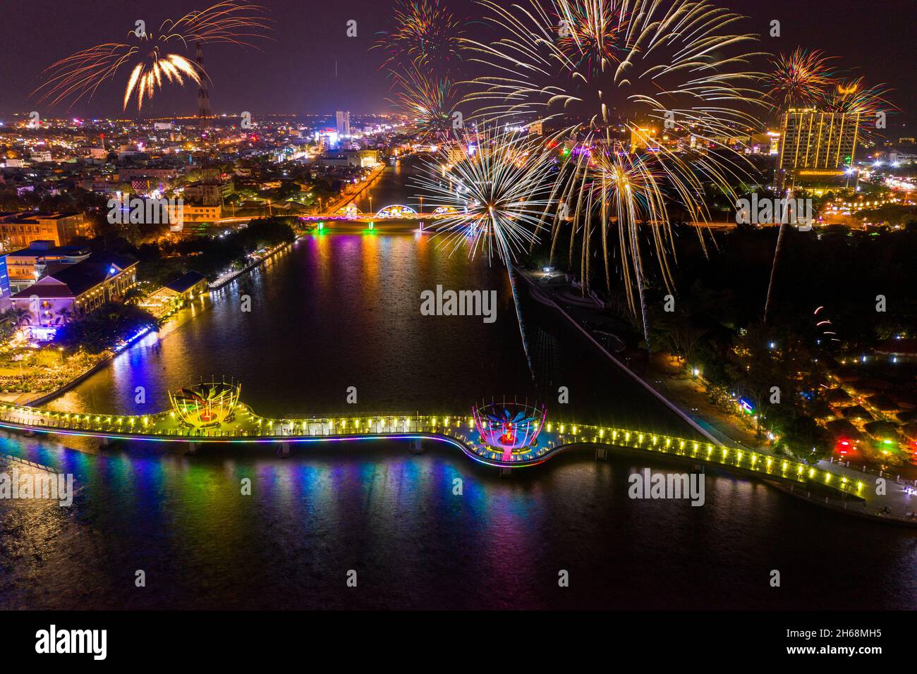 New Year's Lunar fireworks to welcome the new year in Can Tho Stock ...