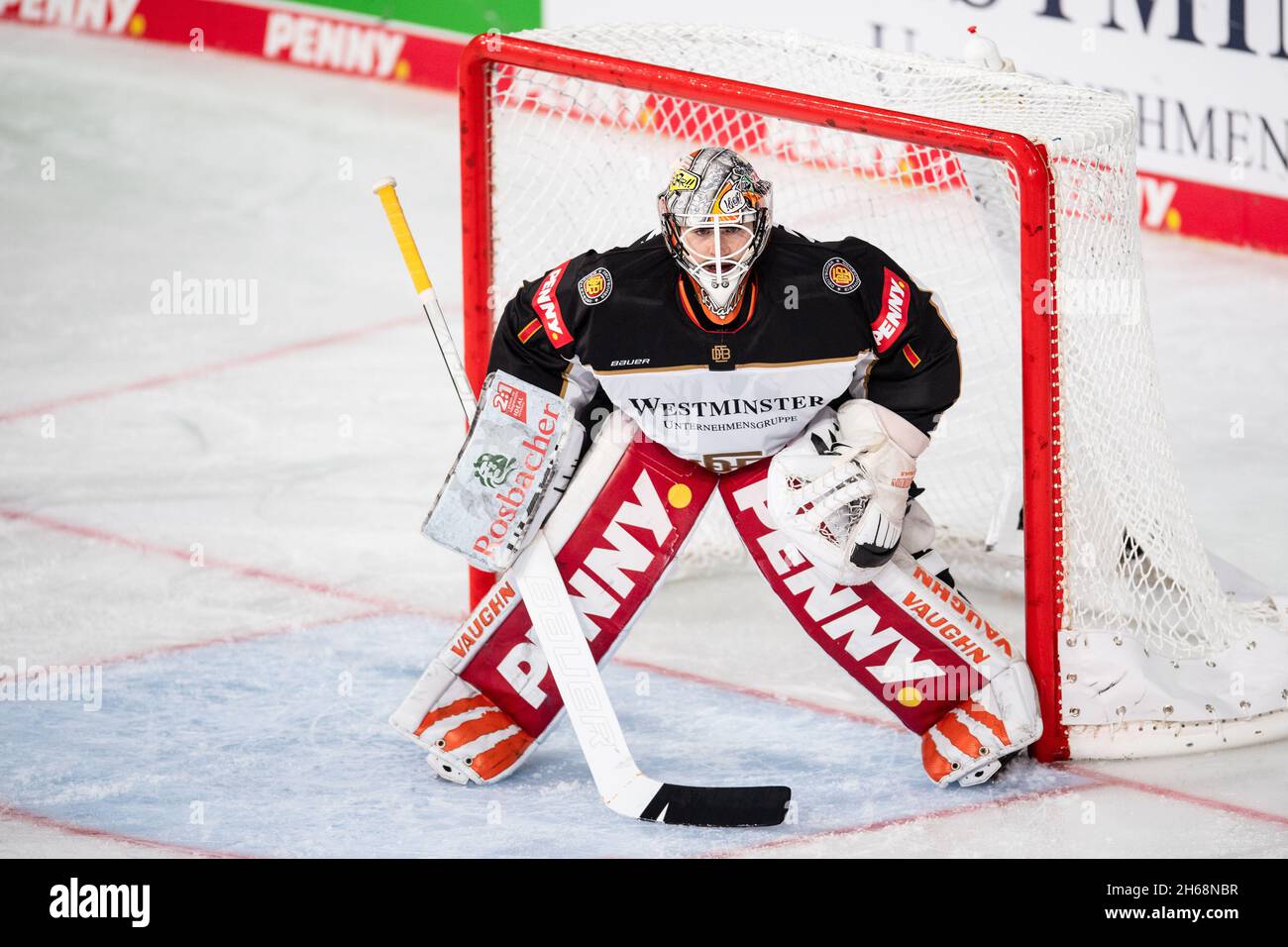 Dustin strahlmeier hi-res stock photography and images - Alamy