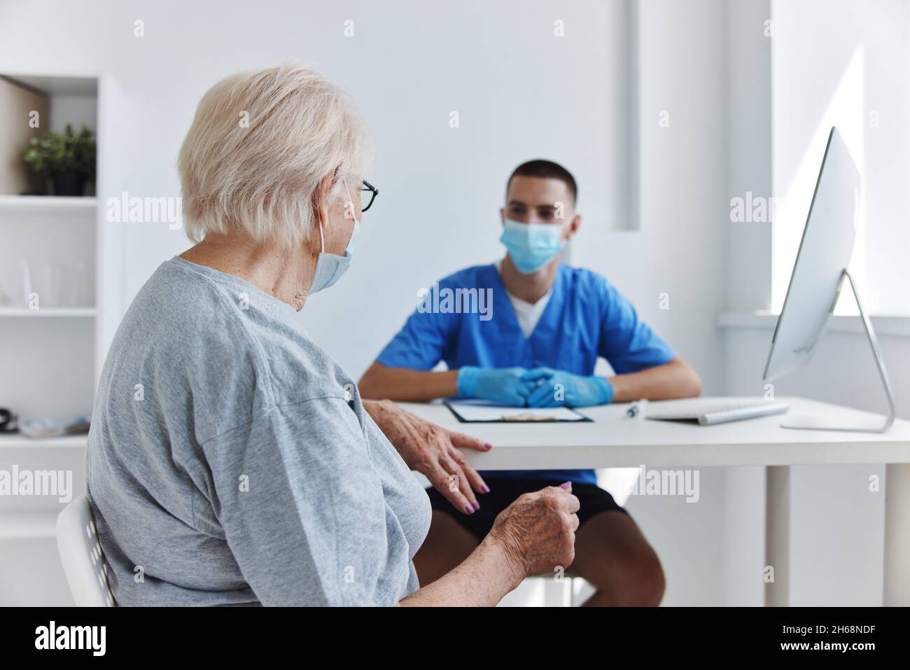 patient hospital examination in the medical office Stock Photo - Alamy