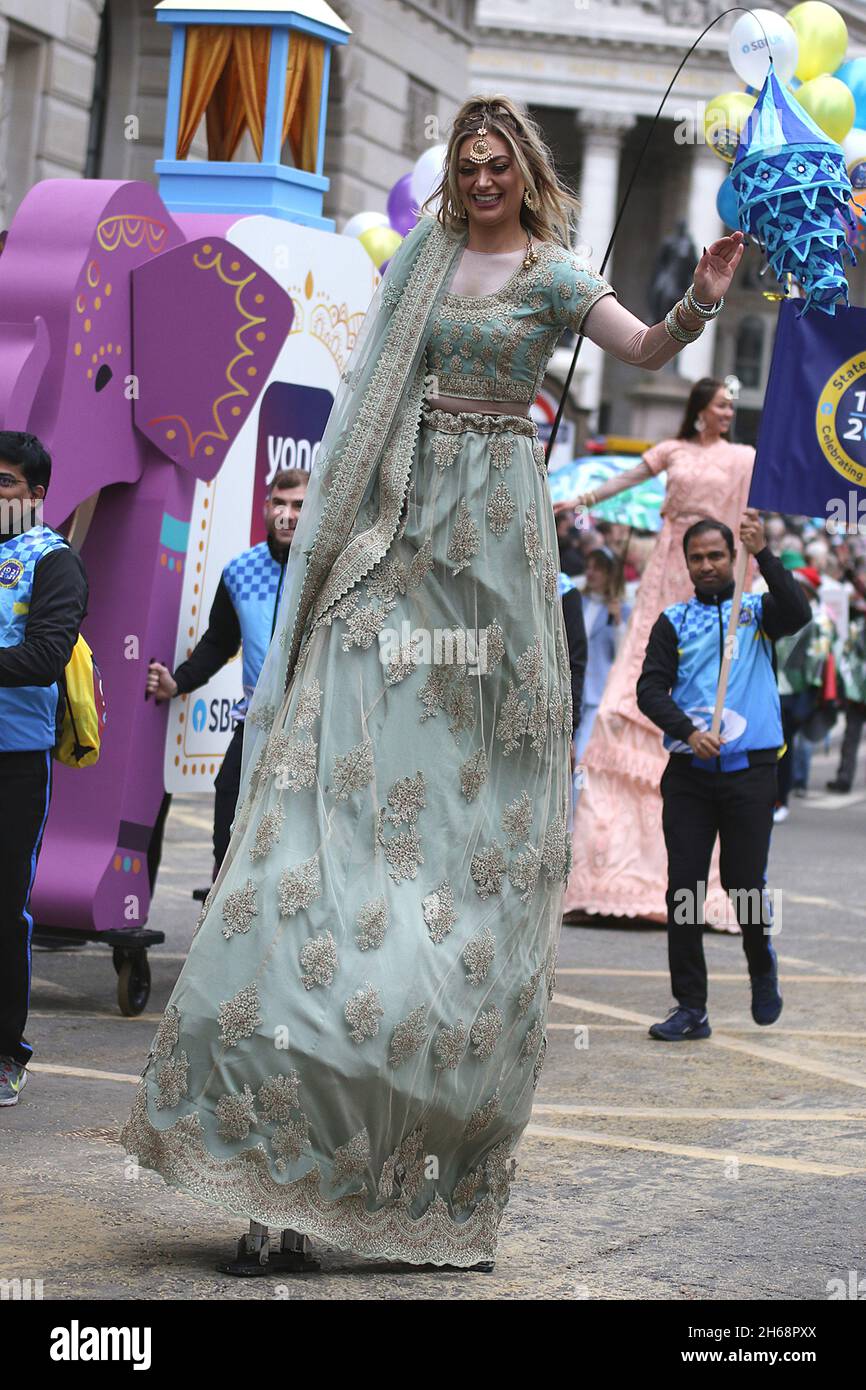Indian dancers on stilts wearing a sari dress at the 2021 Lord Mayor’s ...