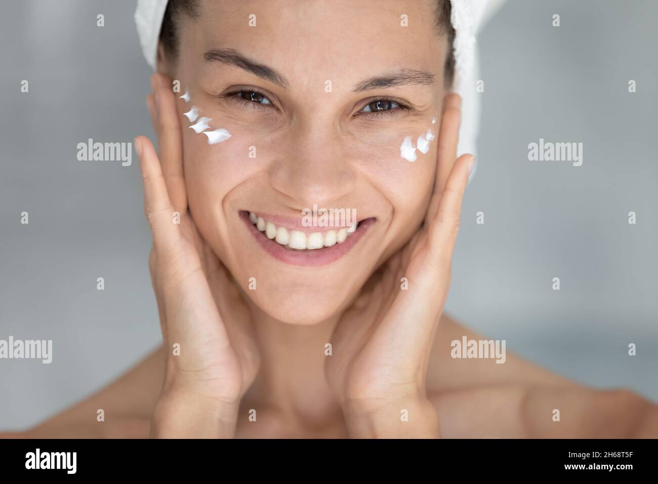 Woman face cream ad hi-res stock photography and images - Alamy