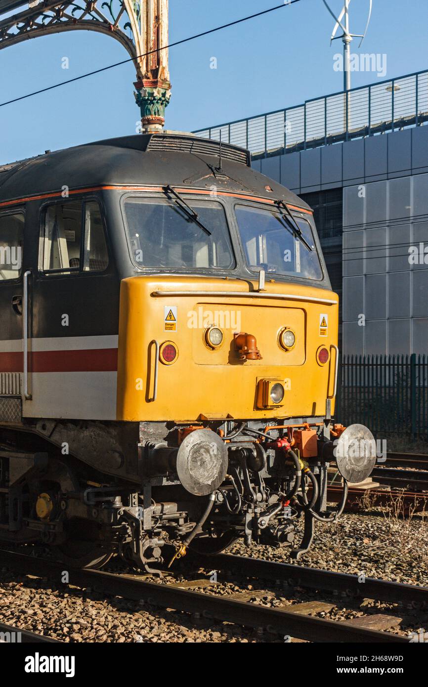 47826 at platform 5 at Preston, working the rear of the 196L 'The ...