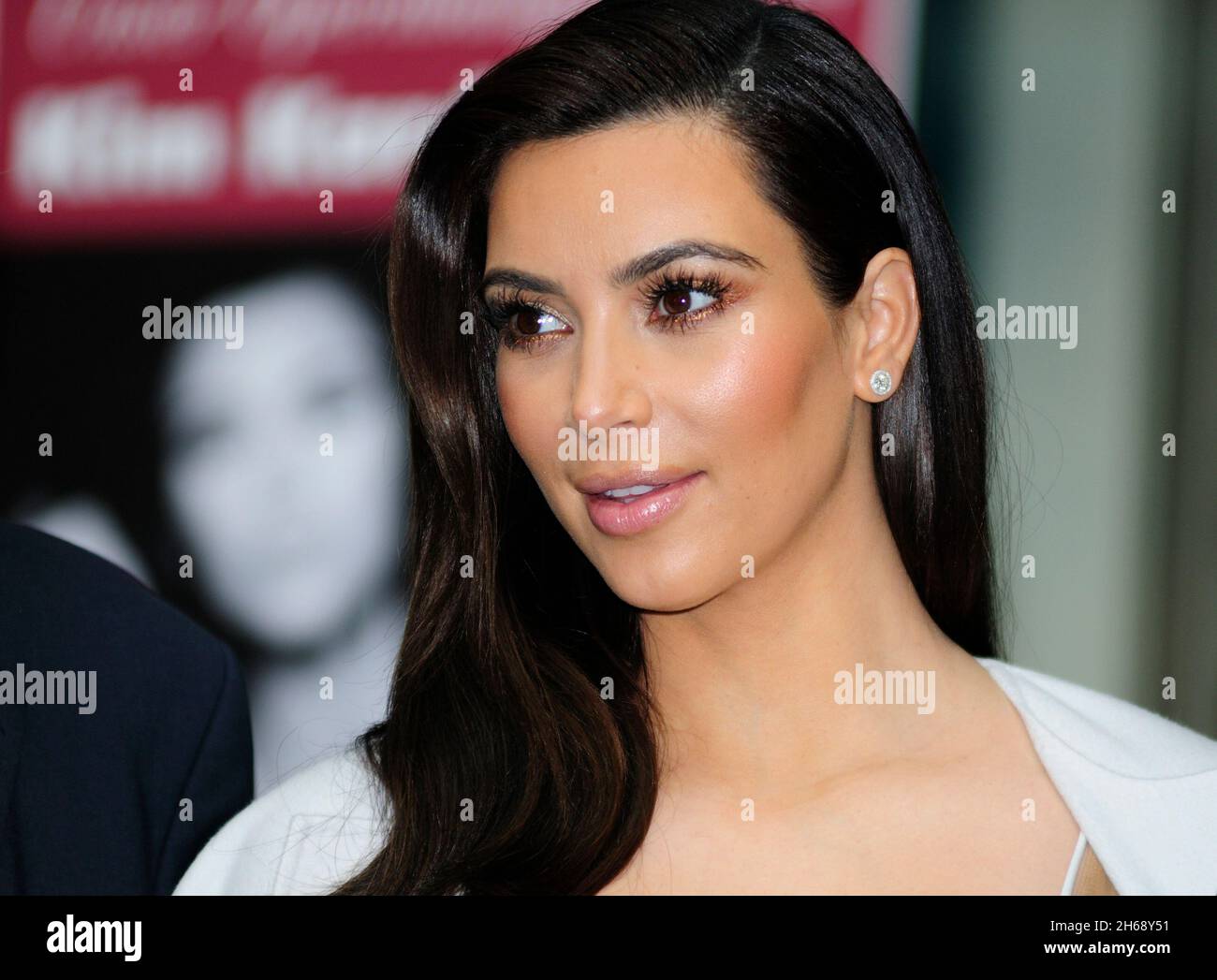 Opera ball star guest hi-res stock photography and images - Alamy