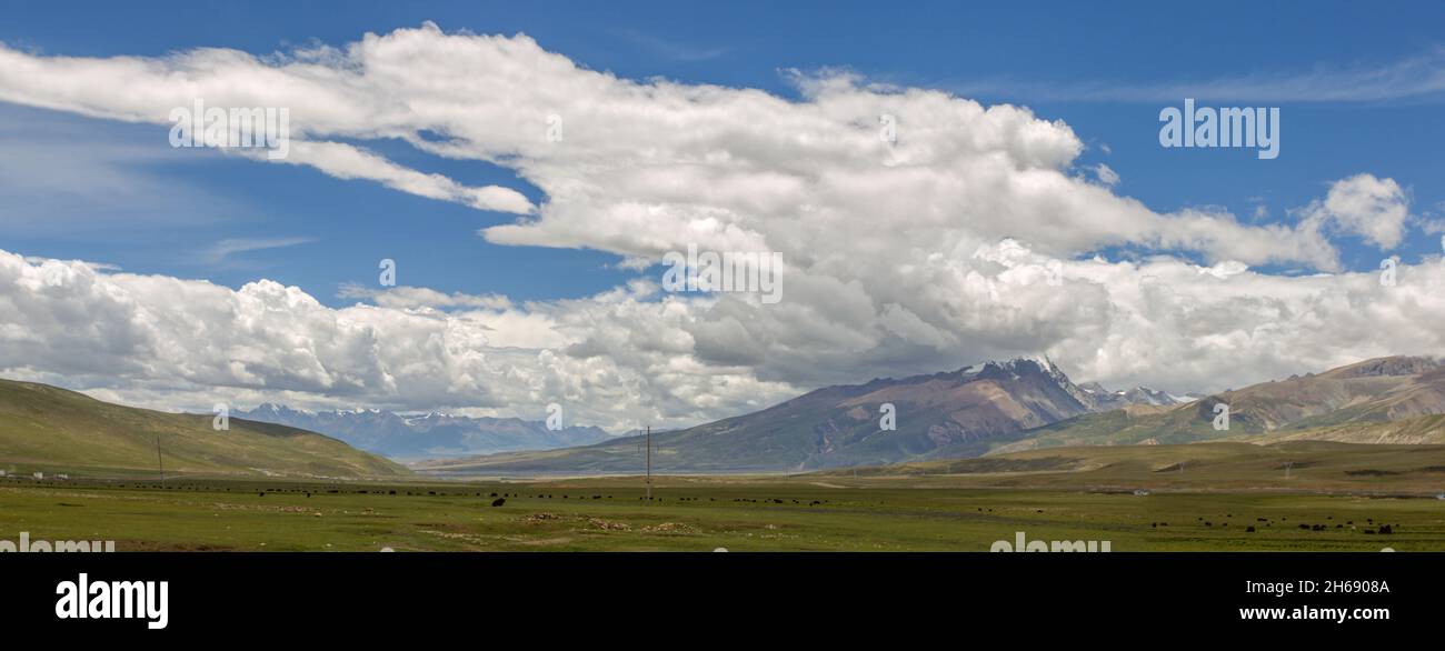 G318 highway hi-res stock photography and images - Alamy