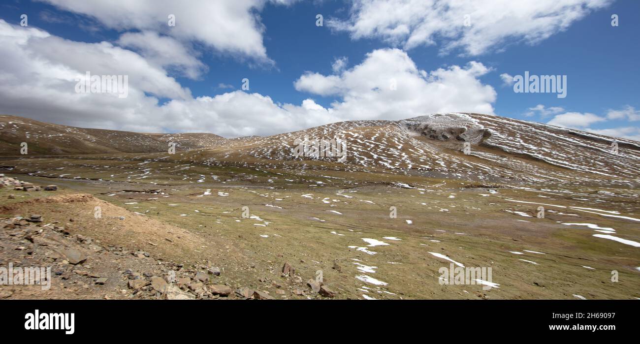 G318 highway hi-res stock photography and images - Alamy
