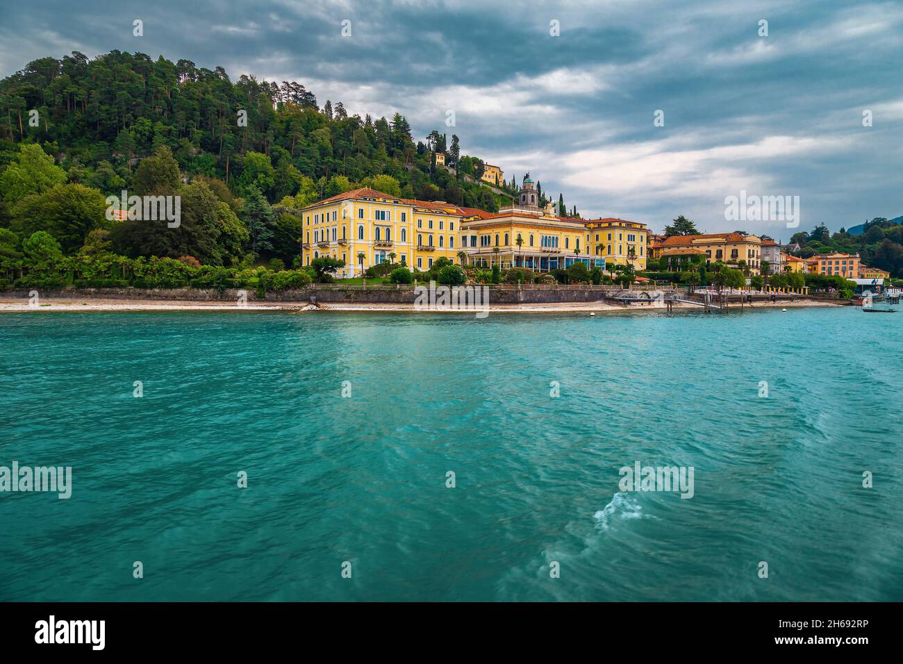 Great travel and touristic location. Fantastic waterfront view with ...