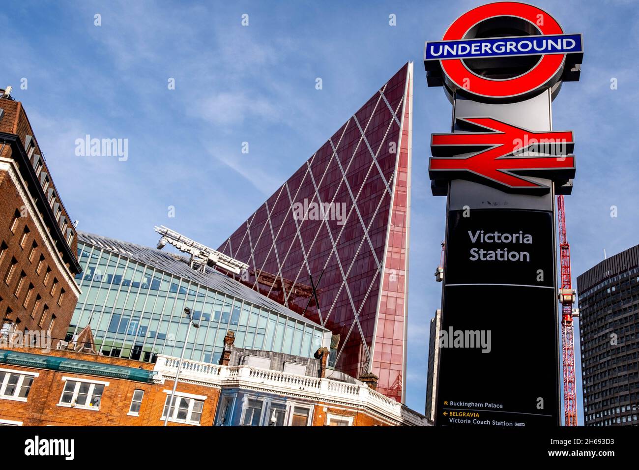 London Victoria Station Sign High Resolution Stock Photography and ...