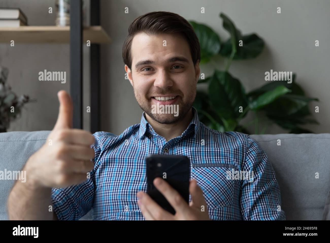 Camera recommending hi-res stock photography and images - Alamy